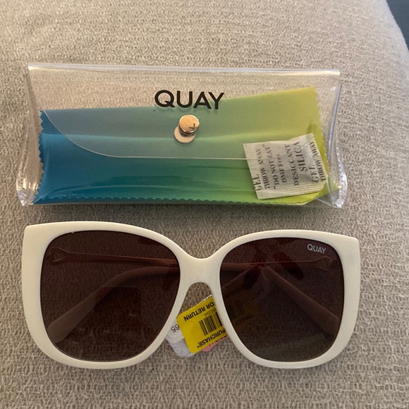 Quay Australia | Accessories | Nwt Quay Sunglasses Case Dust Rag | Poshmark